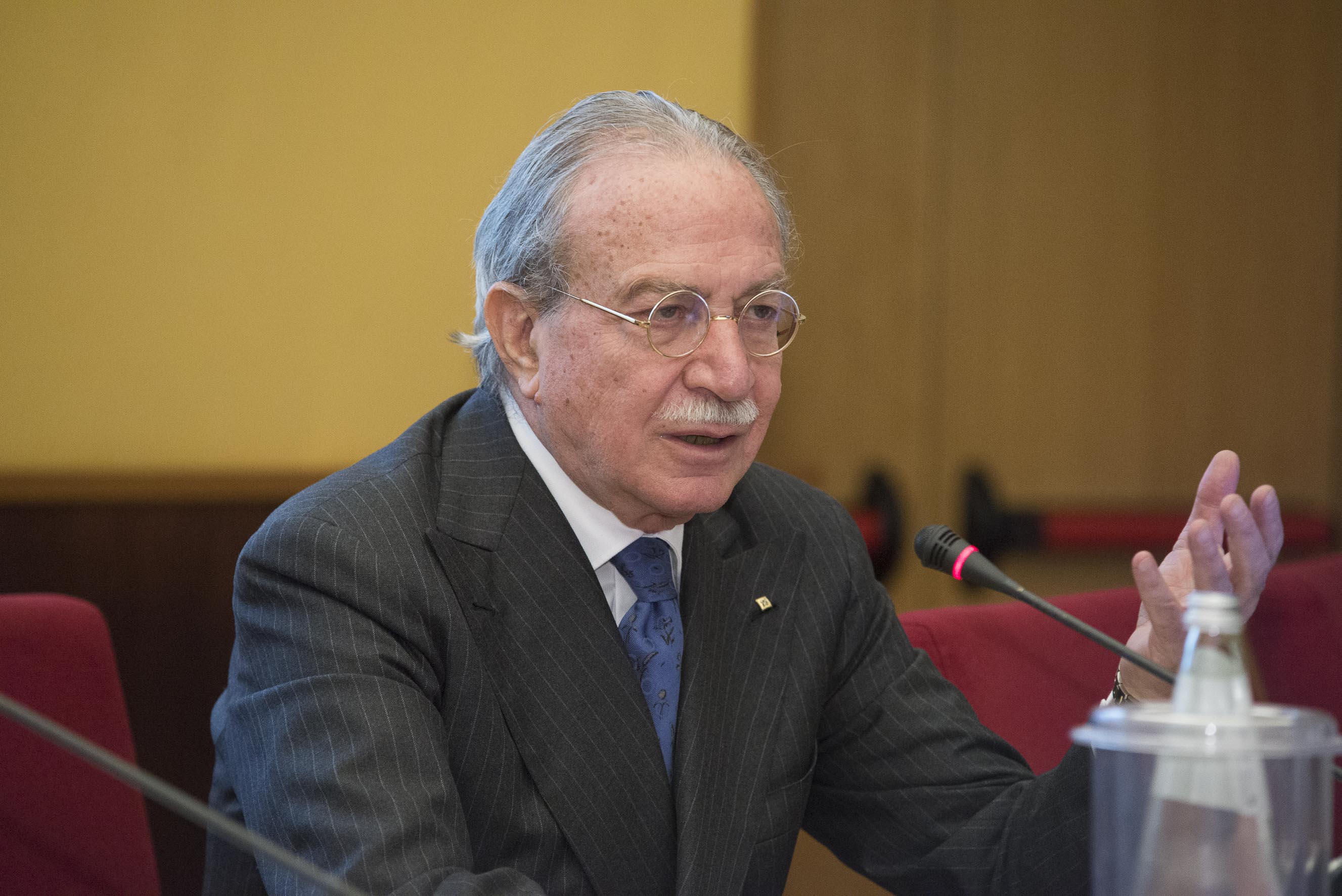 Dècina: “L’economia del futuro farà perno sul 5G, ma vanno rimossi gli ...