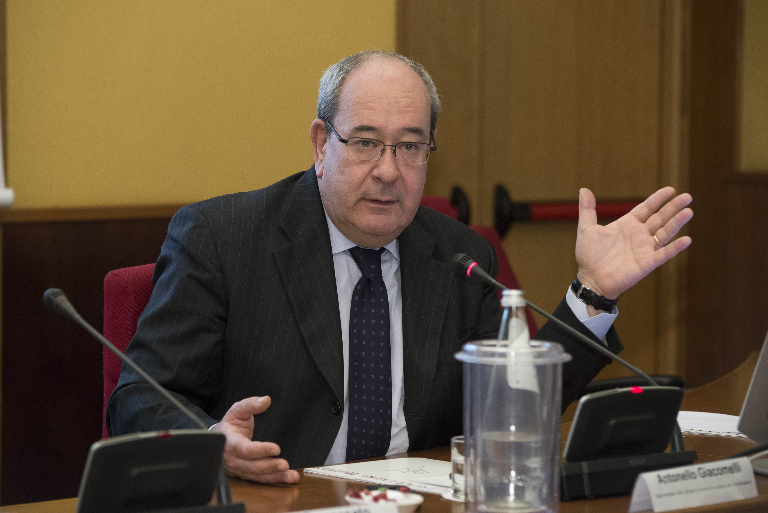 Giacomelli: "In Italia serve infrastruttura unica a controllo pubblico ...